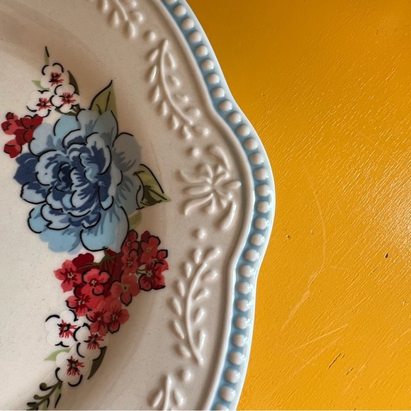 The Pioneer Woman | Dining | New Pioneer Woman Classic Charm Print Set ...